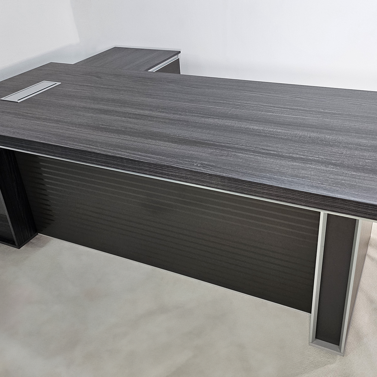 Large Stylish Grey Oak Veneer Corner Executive Office Desk with Built ...